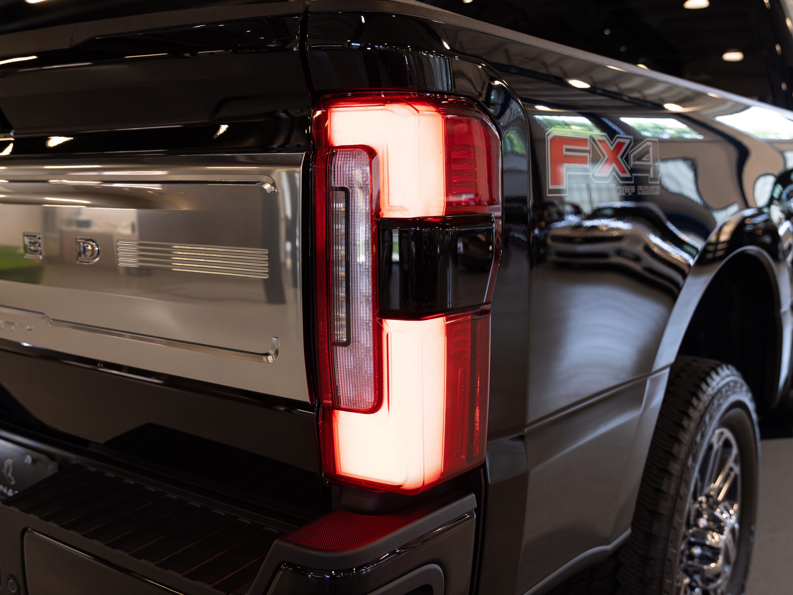 2024 Ford F250 Super Duty Limited - Monarch Showroom